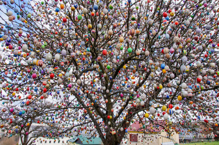 10.000 Ostereier? Der Saalfelder Osterbaum | julie travels